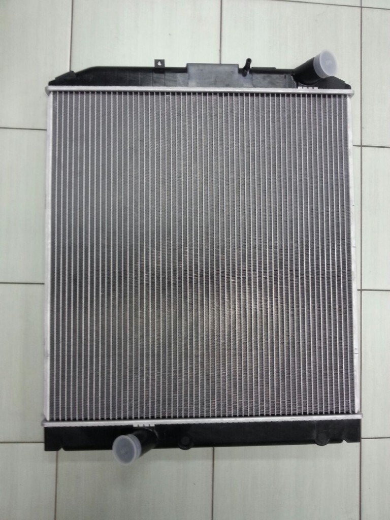 HINO EURO 300 (M) RADIATOR – 75790 – Tongshi Auto Radiator Supplies